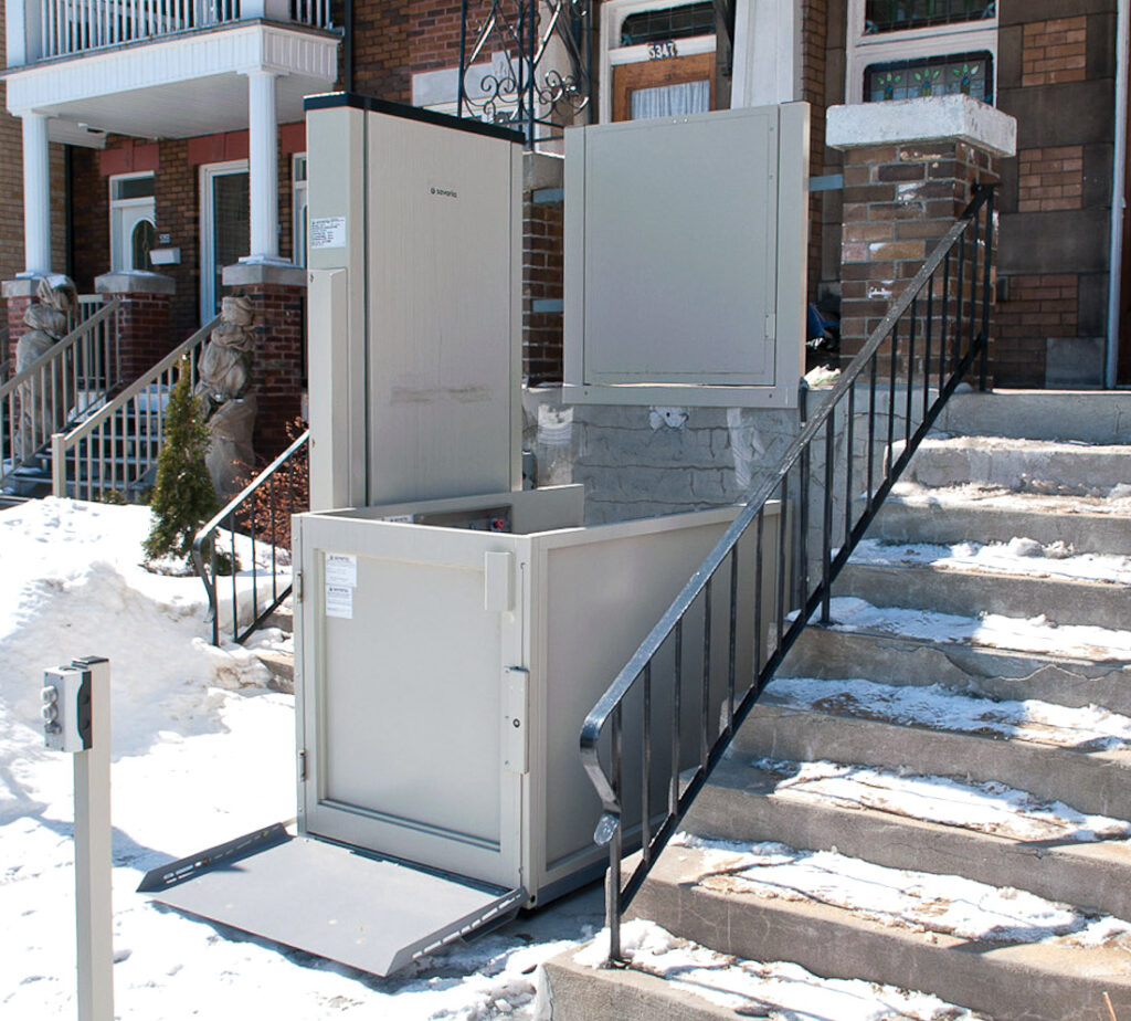 Top indoor and outdoor home wheelchair lifts | Savaria Stairlift